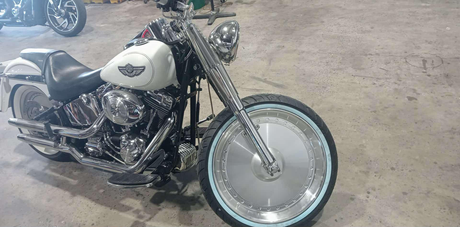 Fatboy FLSTF solid disc replica wheel 21” – Sinistar Customs