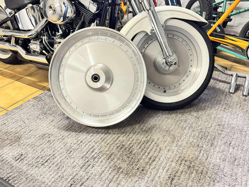 Fatboy FLSTF solid disc replica wheel 21” – Sinistar Customs